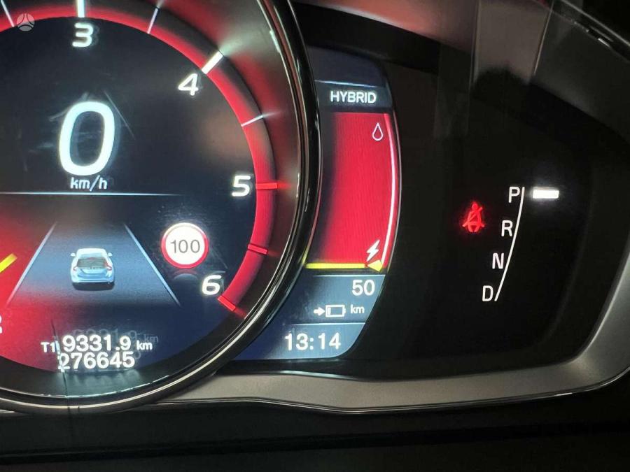 Red Volvo V60 2014 in Kaunas, with an engine capacity of 2.40 L and mileage of 277 thousand km for 7390 €, photo 40 on AUTOMOTO.COM.LV
