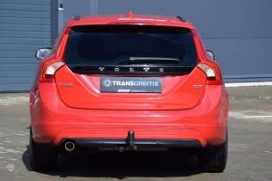 Red Volvo V60 2014 in Vilnius, with an engine capacity of 1.98 L and mileage of 296 thousand km for 6999 €, photo 12 on AUTOMOTO.COM.LV
