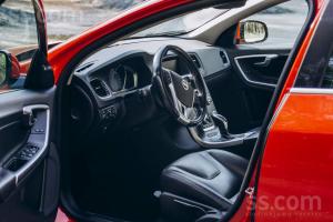 Red Volvo V60 2014 in Riga, with an engine capacity of 2.40 L and mileage of 267 thousand km for 6200 €, photo 9 on AUTOMOTO.COM.LV