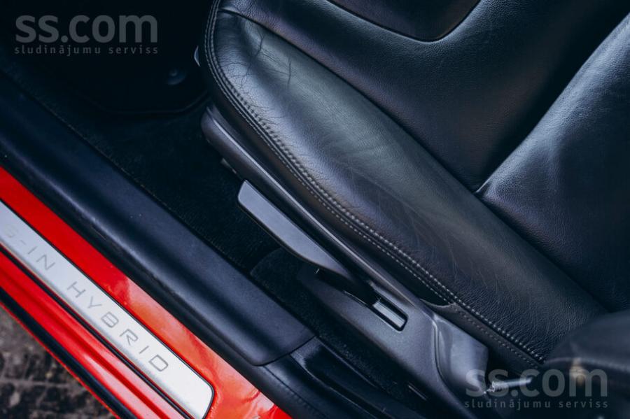 Red Volvo V60 2014 in Riga, with an engine capacity of 2.40 L and mileage of 267 thousand km for 6200 €, photo 12 on AUTOMOTO.COM.LV