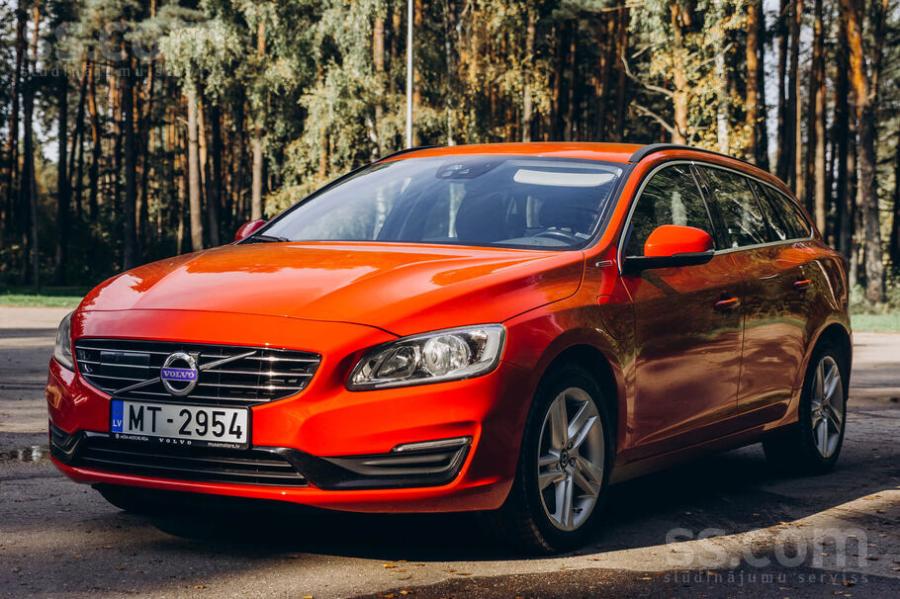 Red Volvo V60 2014 in Riga, with an engine capacity of 2.40 L and mileage of 267 thousand km for 6200 €, photo 20 on AUTOMOTO.COM.LV