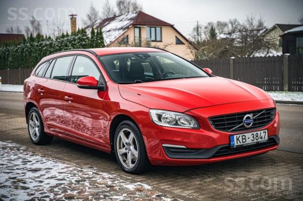Sarkans Volvo V60 2015 Rīga, ar dzinēja tilpumu 2.00 L un nobraukumu 0 tūkst. km par 5990 €, foto 3 vietnē AUTOMOTO.COM.LV