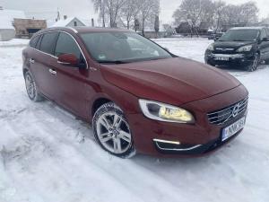Sarkans Volvo V60 2015 Viļņa, ar dzinēja tilpumu 2.40 L un nobraukumu 196 tūkst. km par 7450 €, foto 3 vietnē AUTOMOTO.COM.LV