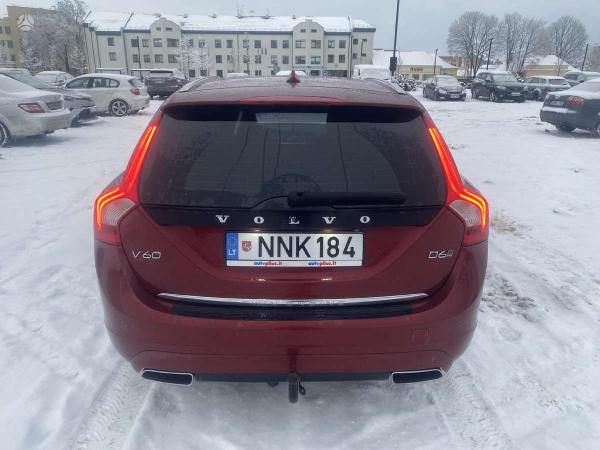Sarkans Volvo V60 2015 Viļņa, ar dzinēja tilpumu 2.40 L un nobraukumu 196 tūkst. km par 7450 €, foto 5 vietnē AUTOMOTO.COM.LV