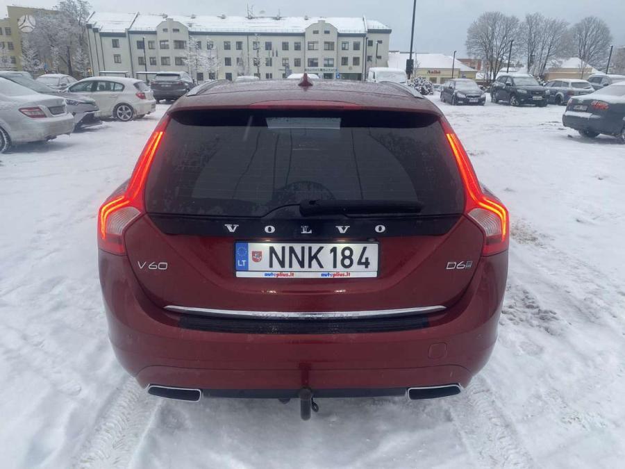 Sarkans Volvo V60 2015 Viļņa, ar dzinēja tilpumu 2.40 L un nobraukumu 196 tūkst. km par 7450 €, foto 5 vietnē AUTOMOTO.COM.LV