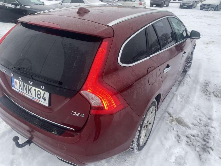 Sarkans Volvo V60 2015 Viļņa, ar dzinēja tilpumu 2.40 L un nobraukumu 196 tūkst. km par 7450 €, foto 7 vietnē AUTOMOTO.COM.LV