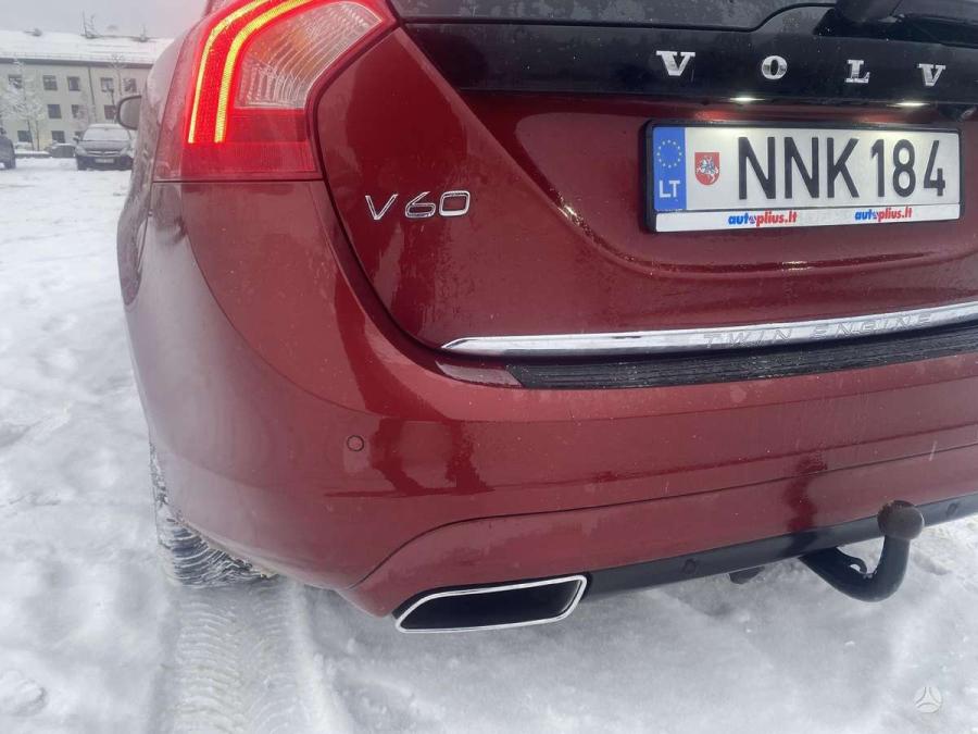 Sarkans Volvo V60 2015 Viļņa, ar dzinēja tilpumu 2.40 L un nobraukumu 196 tūkst. km par 7450 €, foto 9 vietnē AUTOMOTO.COM.LV