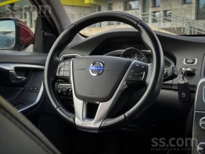 Sarkans Volvo V60 2015 Rīga, ar dzinēja tilpumu 2.40 L un nobraukumu 194 tūkst. km par 12300 €, foto 28 vietnē AUTOMOTO.COM.LV