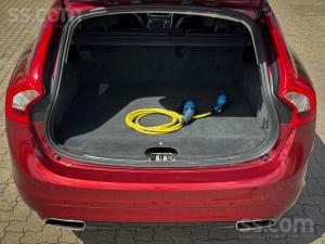 Sarkans Volvo V60 2015 Rīga, ar dzinēja tilpumu 2.40 L un nobraukumu 194 tūkst. km par 12300 €, foto 30 vietnē AUTOMOTO.COM.LV