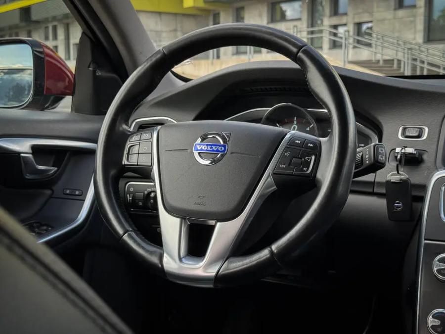 Красный Вольво B60 2015 в Рига, объемом двигателя 2.40 л и пробегом 194 тыс. км за 12300 €, фото 28 на AUTOMOTO.COM.LV