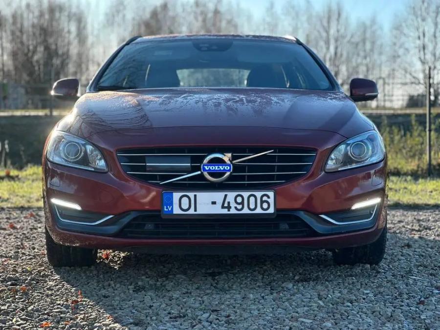 Красный Вольво B60 2015 в Елгава, объемом двигателя 2.40 л и пробегом 242 тыс. км за 9990 €, фото 3 на AUTOMOTO.COM.LV