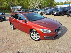 Sarkans Volvo V60 2016 Rīga, ar dzinēja tilpumu 2.00 L un nobraukumu 235 tūkst. km par 9950 €, foto 3 vietnē AUTOMOTO.COM.LV
