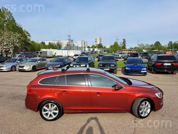 Красный Вольво B60 2016 в Рига, объемом двигателя 2.00 л и пробегом 235 тыс. км за 9950 €, фото 3 на AUTOMOTO.COM.LV