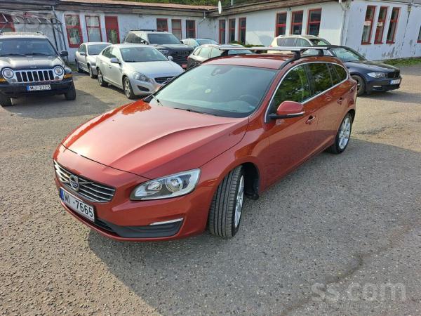 Красный Вольво B60 2016 в Рига, объемом двигателя 2.00 л и пробегом 235 тыс. км за 9950 €, фото 4 на AUTOMOTO.COM.LV