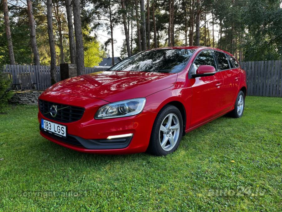 Sarkans Volvo V60 2016 Tallina, ar dzinēja tilpumu 2.00 L un nobraukumu 263 tūkst. km par 7900 €, foto 1 vietnē AUTOMOTO.COM.LV