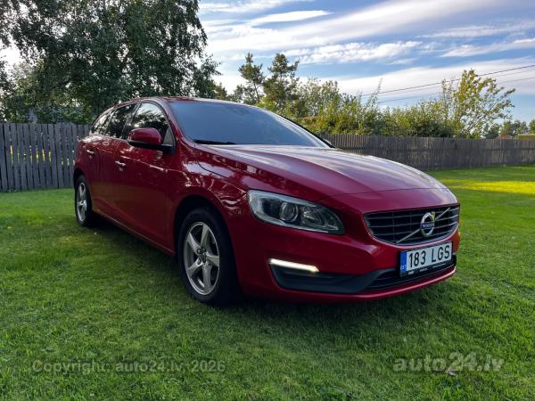 Red Volvo V60 2016 in Tallinn, with an engine capacity of 2.00 L and mileage of 263 thousand km for 7900 €, photo 2 on AUTOMOTO.COM.LV