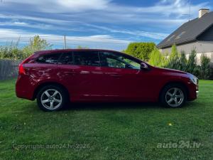 Sarkans Volvo V60 2016 Tallina, ar dzinēja tilpumu 2.00 L un nobraukumu 263 tūkst. km par 7900 €, foto 7 vietnē AUTOMOTO.COM.LV