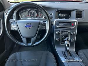 Sarkans Volvo V60 2016 Tallina, ar dzinēja tilpumu 2.00 L un nobraukumu 263 tūkst. km par 7900 €, foto 13 vietnē AUTOMOTO.COM.LV