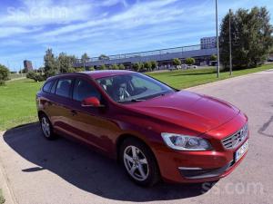 Red Volvo V60 2016 in Riga, with an engine capacity of 2.00 L and mileage of 241 thousand km for 7200 €, photo 7 on AUTOMOTO.COM.LV