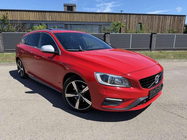 Red Volvo V60 2018 in Siauliai, with an engine capacity of 1.97 L and mileage of 203 thousand km for 10150 €, photo 2 on AUTOMOTO.COM.LV