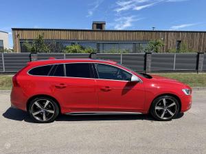 Red Volvo V60 2018 in Siauliai, with an engine capacity of 1.97 L and mileage of 203 thousand km for 10150 €, photo 4 on AUTOMOTO.COM.LV