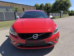 Red Volvo V60 2018 in Siauliai, with an engine capacity of 1.97 L and mileage of 203 thousand km for 10150 €, photo 7 on AUTOMOTO.COM.LV