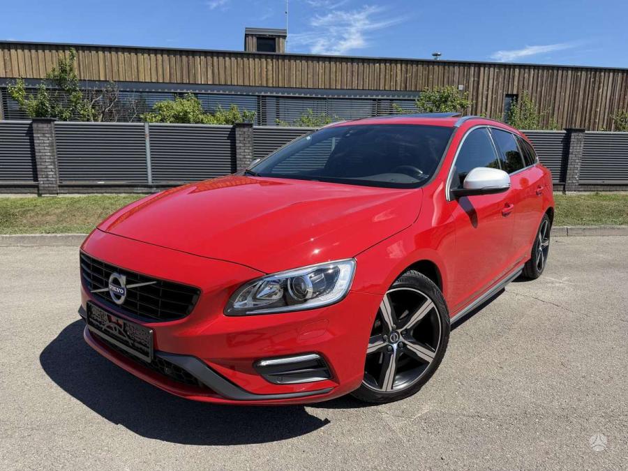 Red Volvo V60 2018 in Siauliai, with an engine capacity of 1.97 L and mileage of 203 thousand km for 10150 €, photo 8 on AUTOMOTO.COM.LV