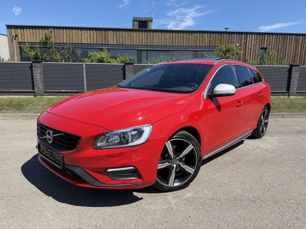 Red Volvo V60 2018 in Siauliai, with an engine capacity of 1.97 L and mileage of 203 thousand km for 10150 €, photo 8 on AUTOMOTO.COM.LV