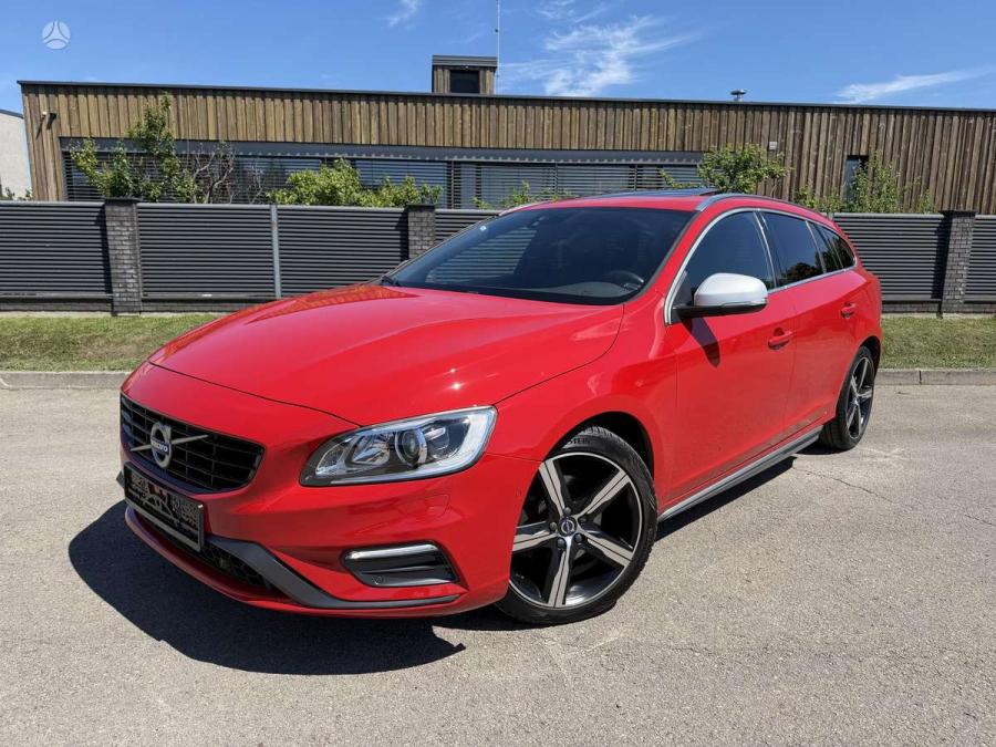 Red Volvo V60 2018 in Siauliai, with an engine capacity of 1.97 L and mileage of 203 thousand km for 10150 €, photo 9 on AUTOMOTO.COM.LV