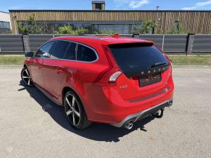 Red Volvo V60 2018 in Siauliai, with an engine capacity of 1.97 L and mileage of 203 thousand km for 10150 €, photo 13 on AUTOMOTO.COM.LV