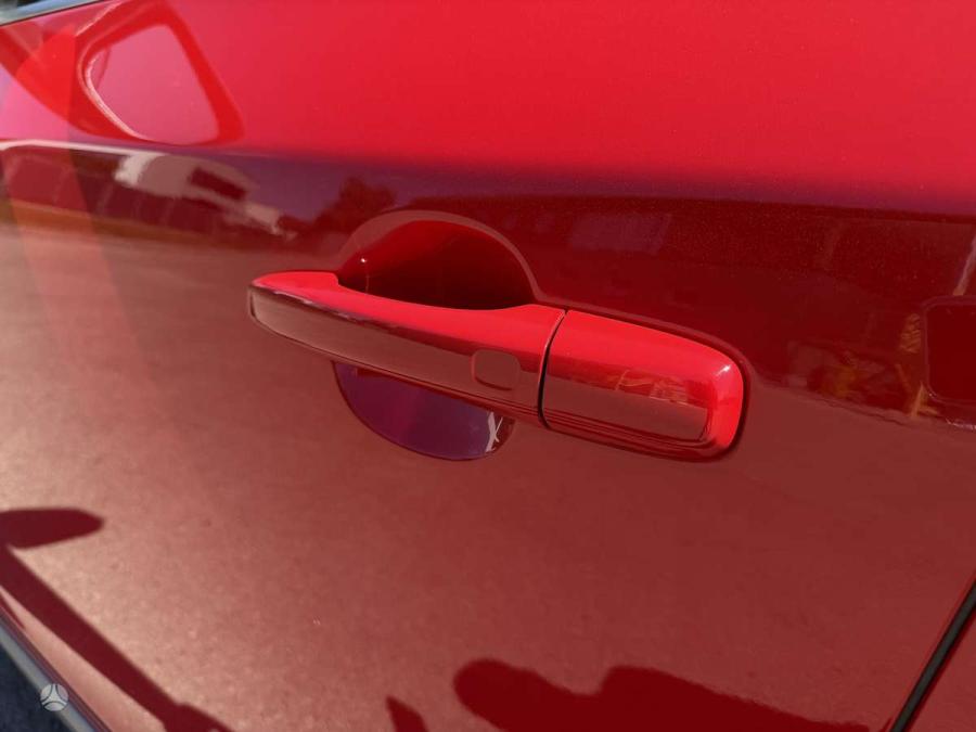 Red Volvo V60 2018 in Siauliai, with an engine capacity of 1.97 L and mileage of 203 thousand km for 10150 €, photo 15 on AUTOMOTO.COM.LV