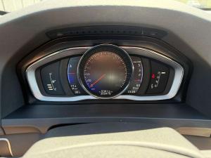 Red Volvo V60 2018 in Siauliai, with an engine capacity of 1.97 L and mileage of 203 thousand km for 10150 €, photo 18 on AUTOMOTO.COM.LV