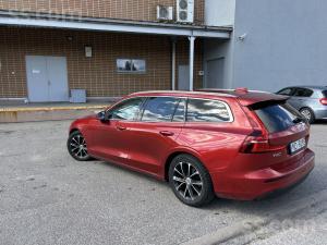 Sarkans Volvo V60 2018 Jūrmala, ar dzinēja tilpumu 2.00 L un nobraukumu 209 tūkst. km par 15999 €, foto  vietnē AUTOMOTO.COM.LV