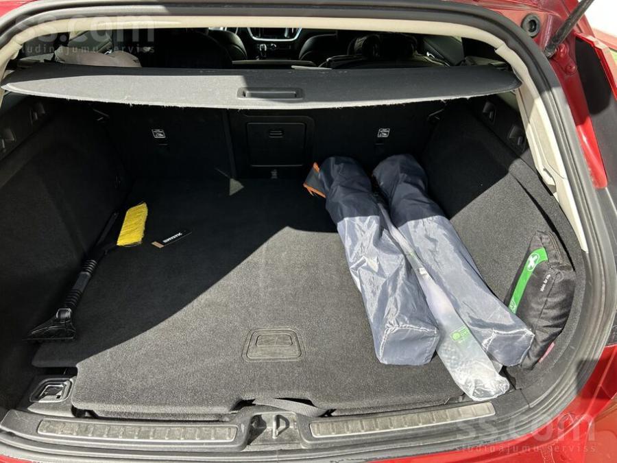 Sarkans Volvo V60 2018 Jūrmala, ar dzinēja tilpumu 2.00 L un nobraukumu 209 tūkst. km par 15999 €, foto 11 vietnē AUTOMOTO.COM.LV
