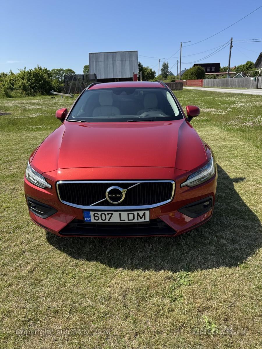 Red Volvo V60 2018 in Tallinn, with an engine capacity of 2.00 L and mileage of 205 thousand km for 12500 €, photo 1 on AUTOMOTO.COM.LV