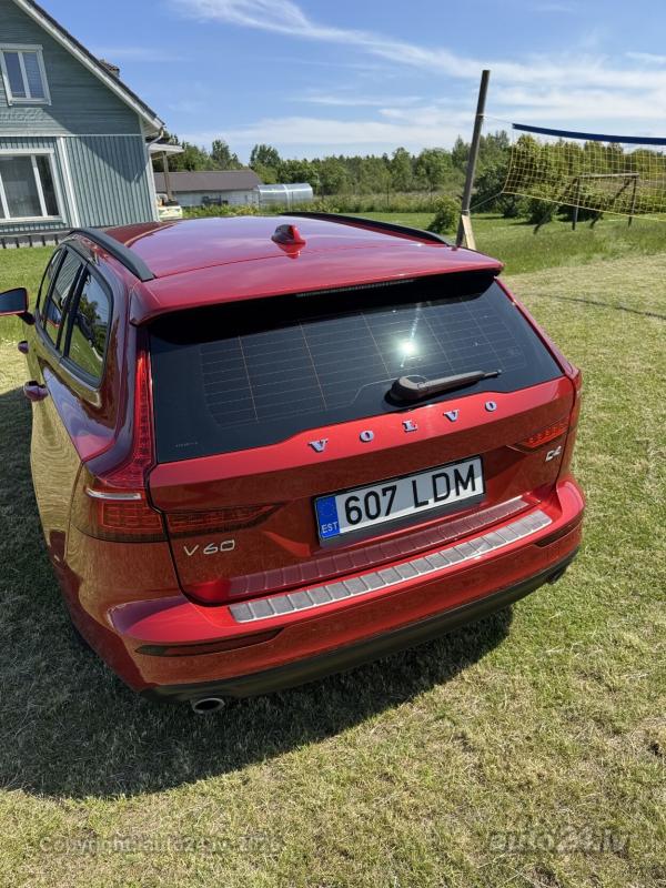 Volvo V60 2018 in Tallinn on AUTOMOTO.COM.LV Red Volvo V60 2018 in Tallinn, with an engine capacity of 2.00 L and mileage of 205 thousand km for 12500 €, photo 4 on AUTOMOTO.COM.LV