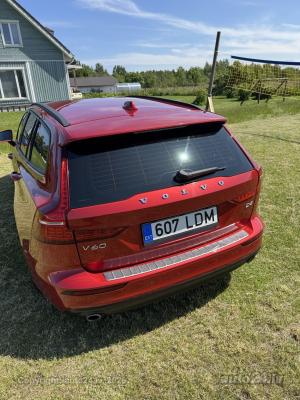 Red Volvo V60 2018 in Tallinn, with an engine capacity of 2.00 L and mileage of 205 thousand km for 12500 €, photo 4 on AUTOMOTO.COM.LV