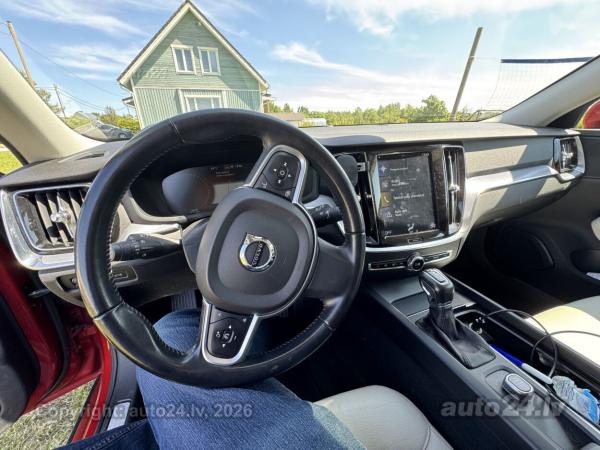 Volvo V60 2018 in Tallinn on AUTOMOTO.COM.LV Red Volvo V60 2018 in Tallinn, with an engine capacity of 2.00 L and mileage of 205 thousand km for 12500 €, photo 9 on AUTOMOTO.COM.LV