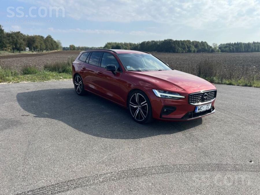 Red Volvo V60 2019 in Riga, with an engine capacity of 2.00 L and mileage of 0 thousand km for 25300 €, photo 3 on AUTOMOTO.COM.LV