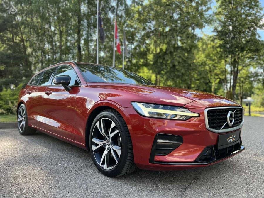 Red Volvo V60 2019 in Kazlu Ruda, with an engine capacity of 1.97 L and mileage of 300 thousand km for 13000 €, photo 4 on AUTOMOTO.COM.LV