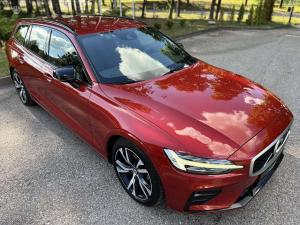 Red Volvo V60 2019 in Kazlu Ruda, with an engine capacity of 1.97 L and mileage of 300 thousand km for 13000 €, photo 5 on AUTOMOTO.COM.LV