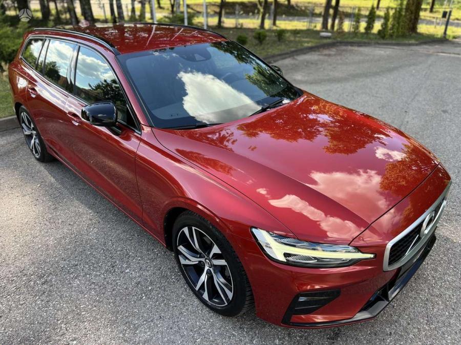 Red Volvo V60 2019 in Kazlu Ruda, with an engine capacity of 1.97 L and mileage of 300 thousand km for 13000 €, photo 5 on AUTOMOTO.COM.LV