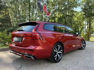 Red Volvo V60 2019 in Kazlu Ruda, with an engine capacity of 1.97 L and mileage of 300 thousand km for 13000 €, photo 9 on AUTOMOTO.COM.LV