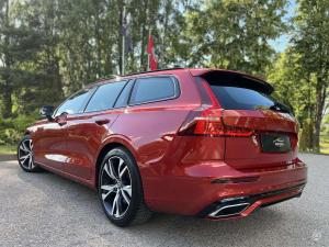 Red Volvo V60 2019 in Kazlu Ruda, with an engine capacity of 1.97 L and mileage of 300 thousand km for 13000 €, photo 10 on AUTOMOTO.COM.LV