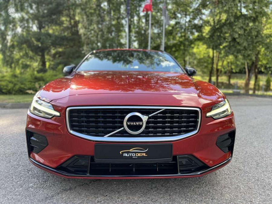 Red Volvo V60 2019 in Kazlu Ruda, with an engine capacity of 1.97 L and mileage of 300 thousand km for 13000 €, photo 13 on AUTOMOTO.COM.LV
