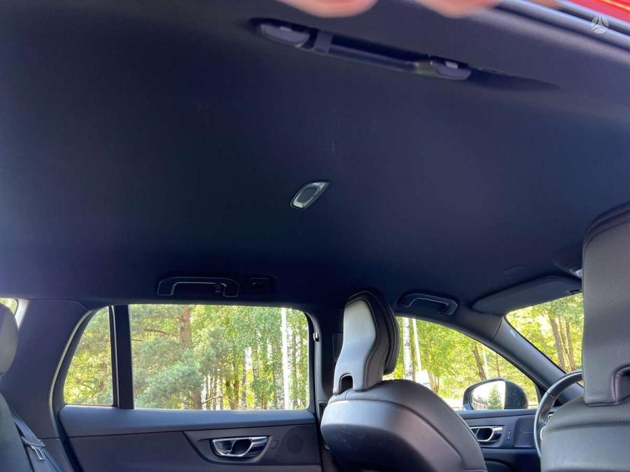 Red Volvo V60 2019 in Kazlu Ruda, with an engine capacity of 1.97 L and mileage of 300 thousand km for 13000 €, photo 30 on AUTOMOTO.COM.LV