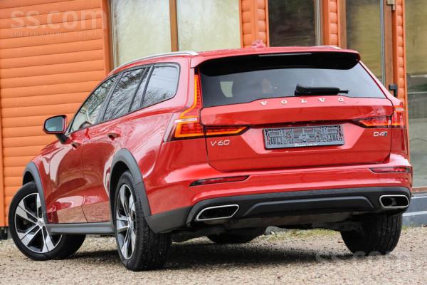 Red Volvo V60 2019 in Tukums, with an engine capacity of 2.00 L and mileage of 170 thousand km for 100 €, photo 4 on AUTOMOTO.COM.LV