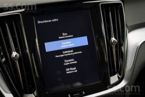 Sarkans Volvo V60 2019 Tukums, ar dzinēja tilpumu 2.00 L un nobraukumu 170 tūkst. km par 100 €, foto 19 vietnē AUTOMOTO.COM.LV