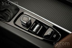 Sarkans Volvo V60 2019 Tukums, ar dzinēja tilpumu 2.00 L un nobraukumu 170 tūkst. km par 100 €, foto 23 vietnē AUTOMOTO.COM.LV
