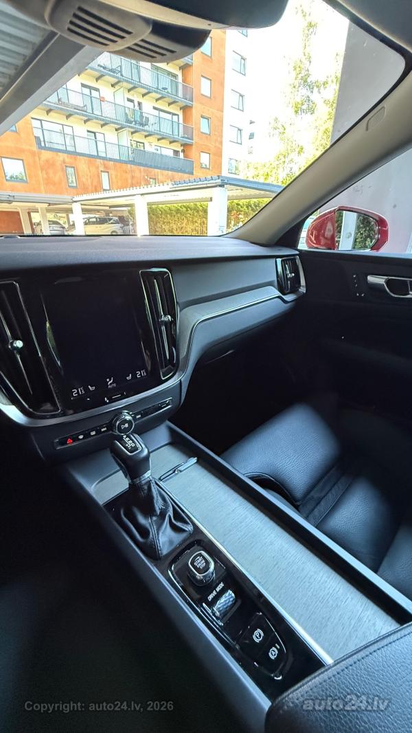 Red Volvo V60 2019 in Tallinn, with an engine capacity of 2.00 L and mileage of 75 thousand km for 24500 €, photo 10 on AUTOMOTO.COM.LV
